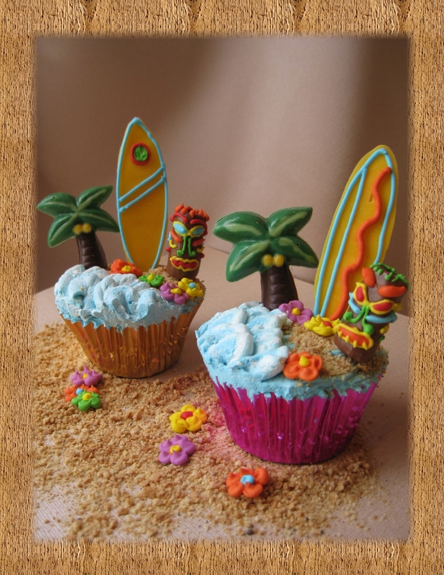 Luau Cupcakes - CakeCentral.com