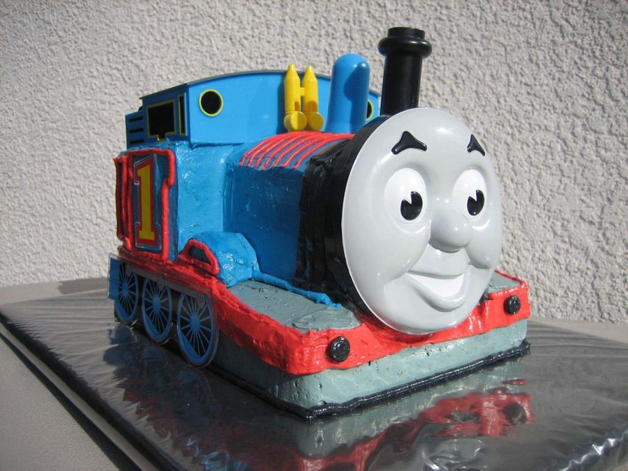 Thomas The Train Cake - CakeCentral.com