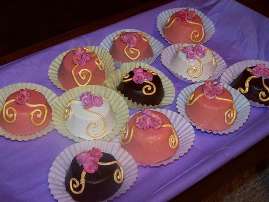 Mini Cakes For Practice - CakeCentral.com