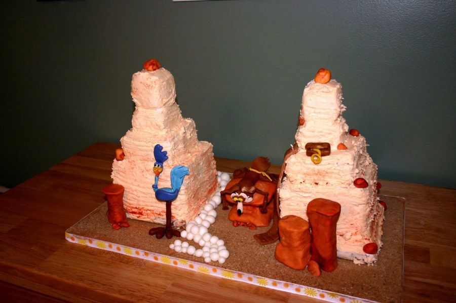 Wile E. Coyote And Road Runner - CakeCentral.com