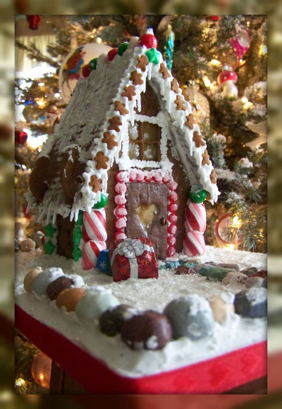 Gingerbread Cottage - CakeCentral.com
