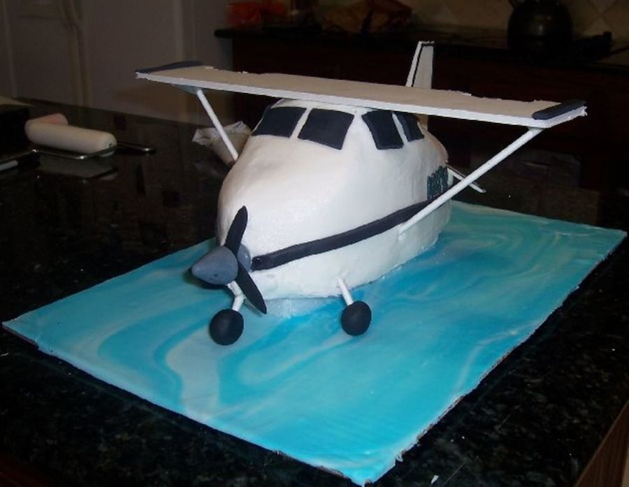 Cessna Plane - CakeCentral.com