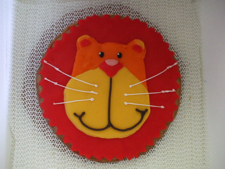 Lion Face - CakeCentral.com