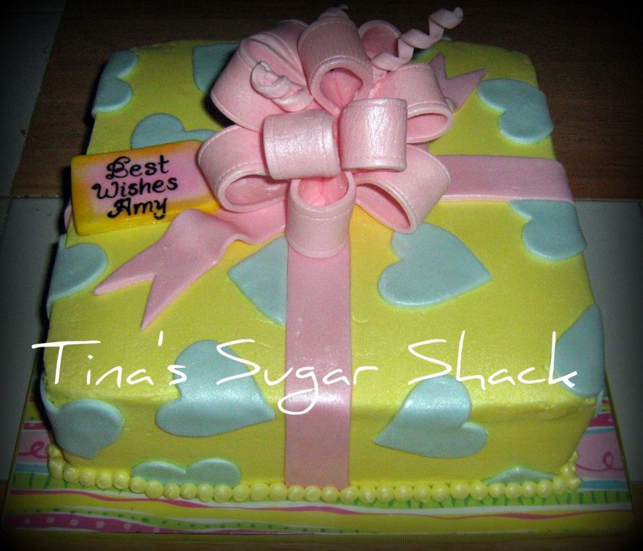 Present Cake - CakeCentral.com
