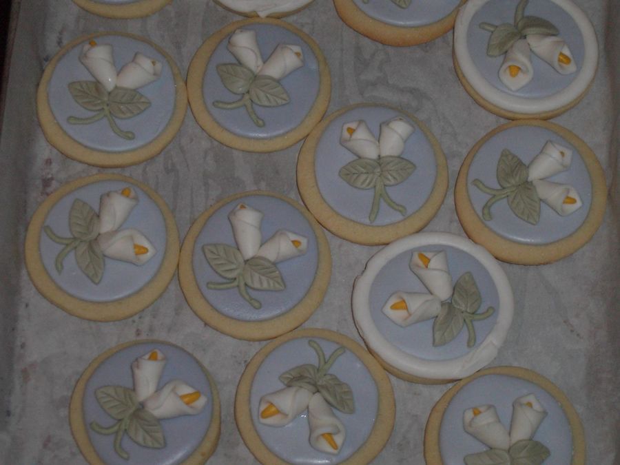 Calla Lilly Sugar Cookies - CakeCentral.com