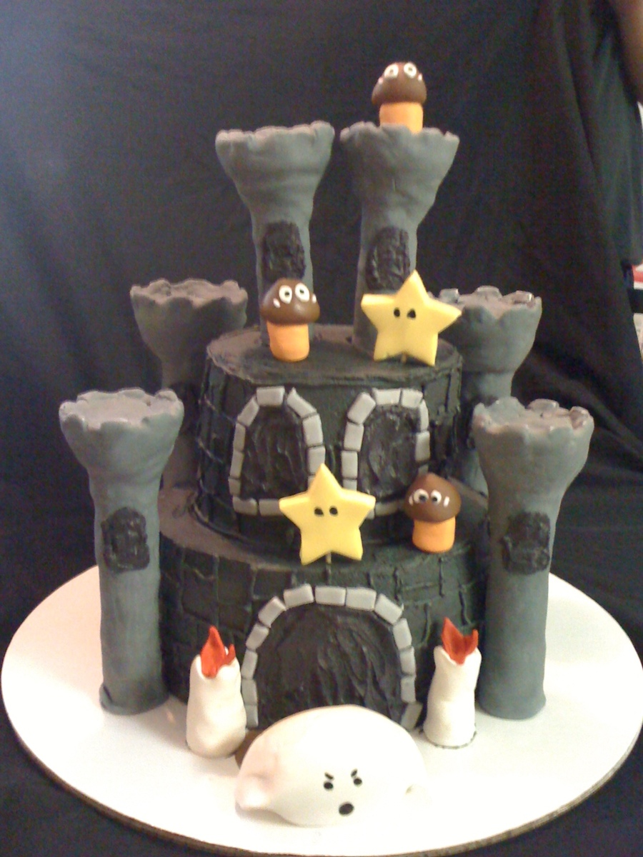 Super Mario Spooky Castle - CakeCentral.com