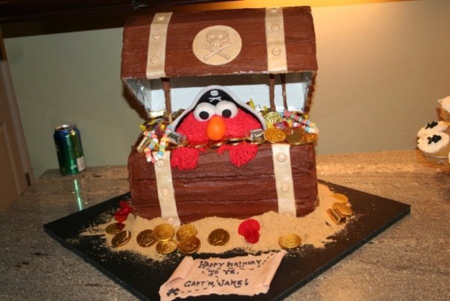 Elmo/treasure Chest - CakeCentral.com