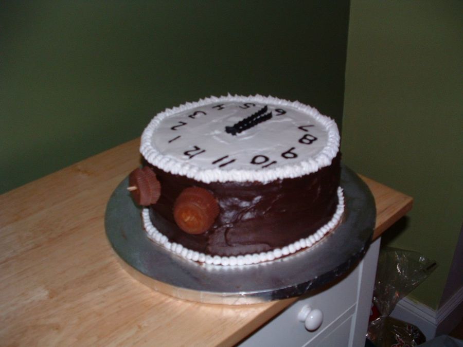 Side View Of Clock - CakeCentral.com