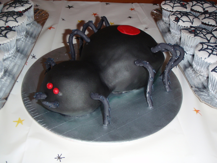 Spider Cake - CakeCentral.com