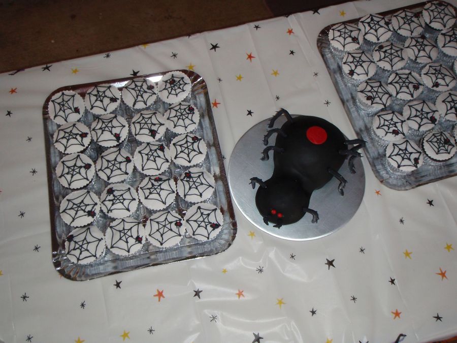 Spider Cake - CakeCentral.com