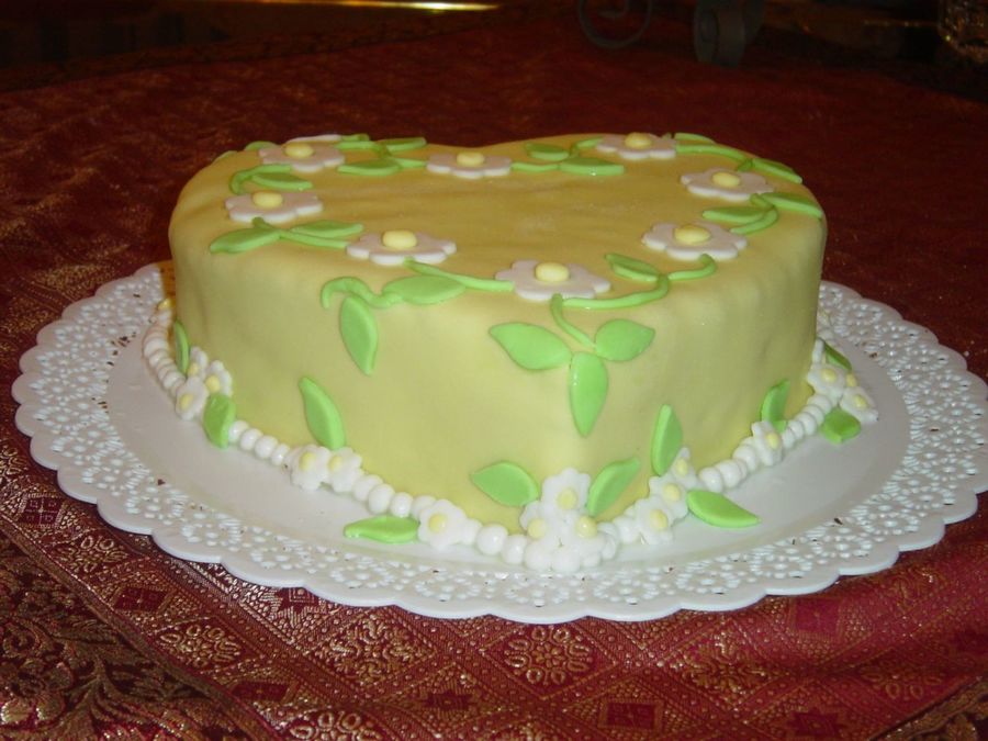 Corazon - CakeCentral.com