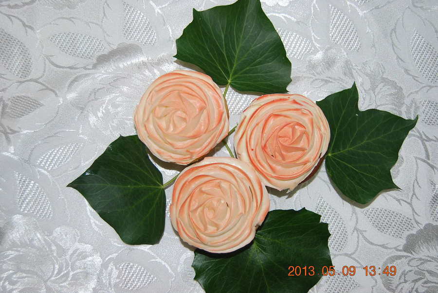Roses - CakeCentral.com