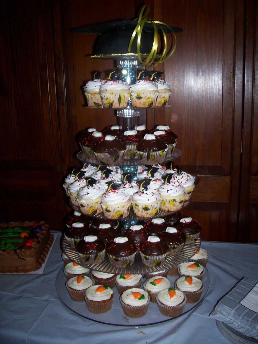 Graduation Cupcake Tree - CakeCentral.com