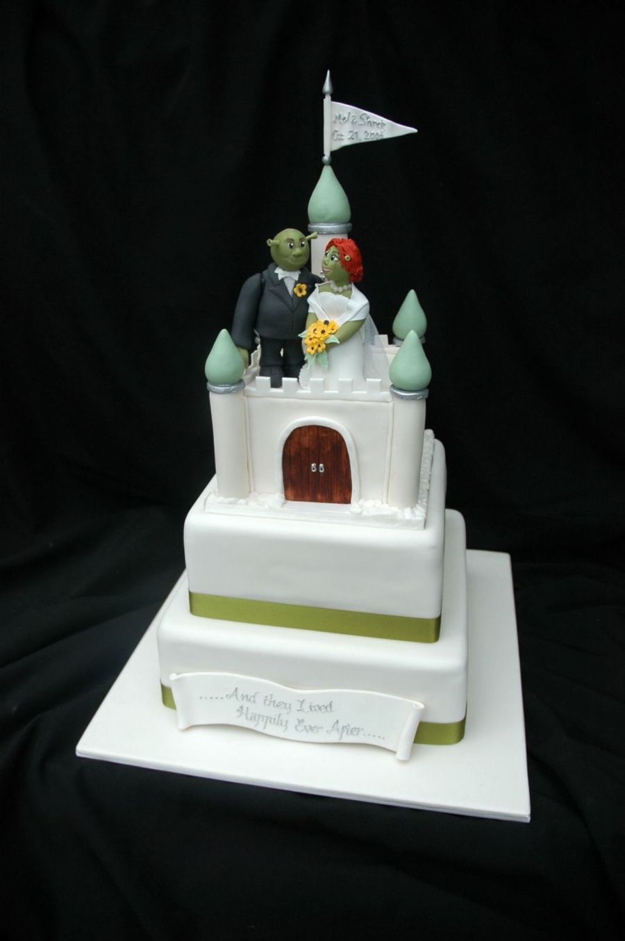 Shrek And Fiona Castle Wedding Cake - CakeCentral.com