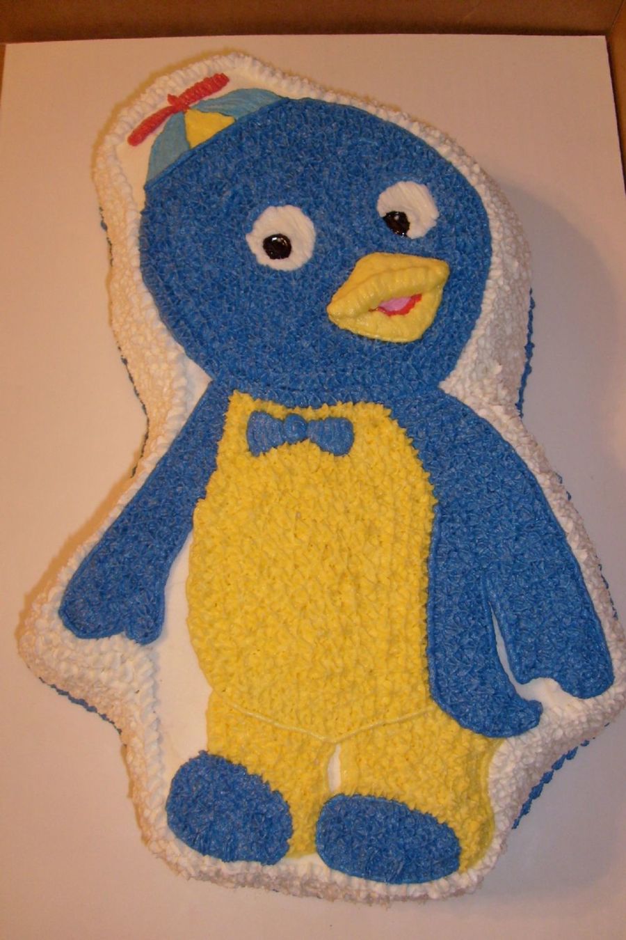 Backyardigans Pablo Penguin Cake - CakeCentral.com