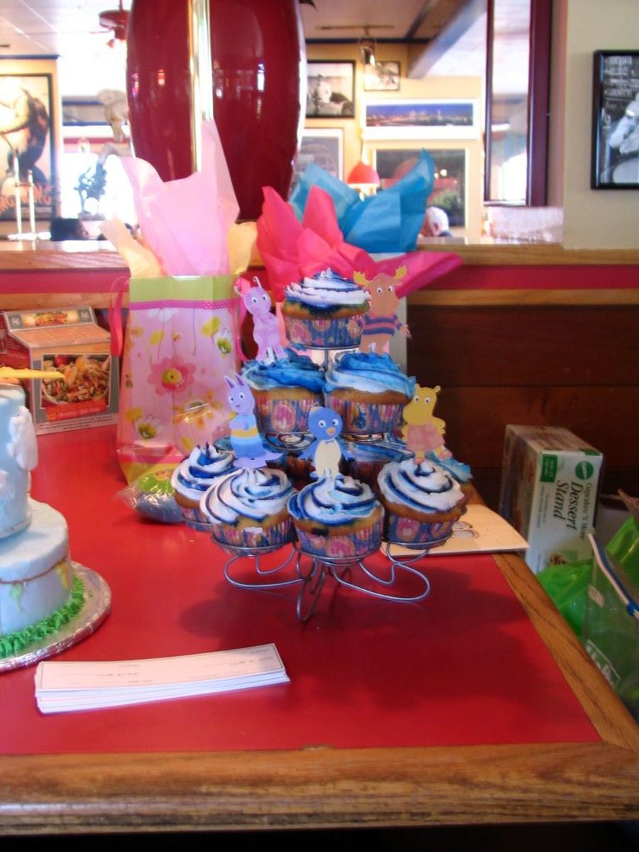 Baby Shower Backyardigans Cupcakes - CakeCentral.com