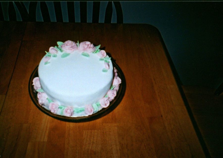 Ring_Around_The_Roses.jpg - CakeCentral.com