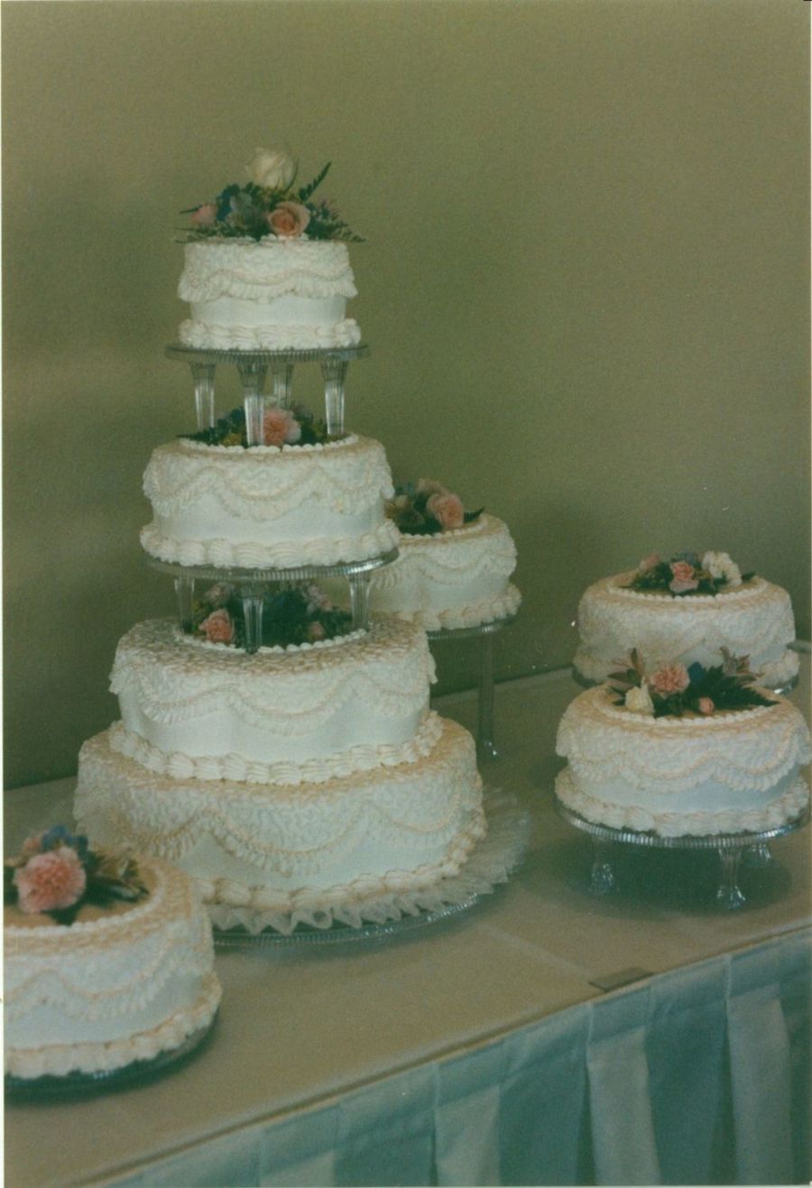 Round Wedding Cake With Satellite Cakes - CakeCentral.com
