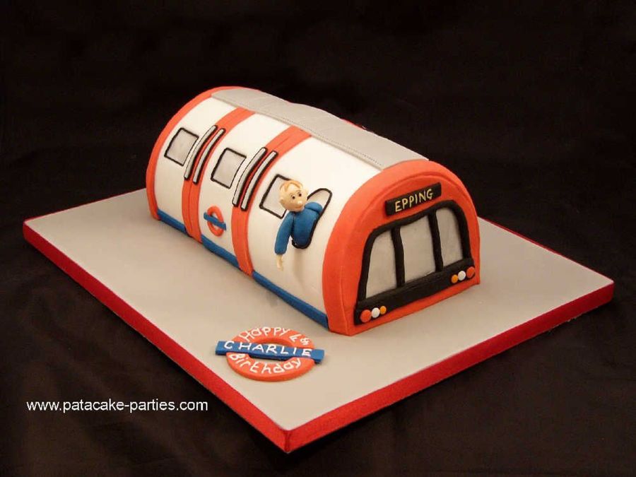 London Underground 'tube Train' Cake - CakeCentral.com