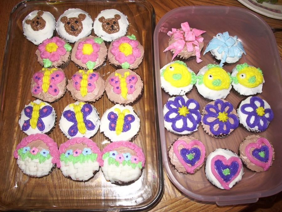 First Cupcakes! - CakeCentral.com