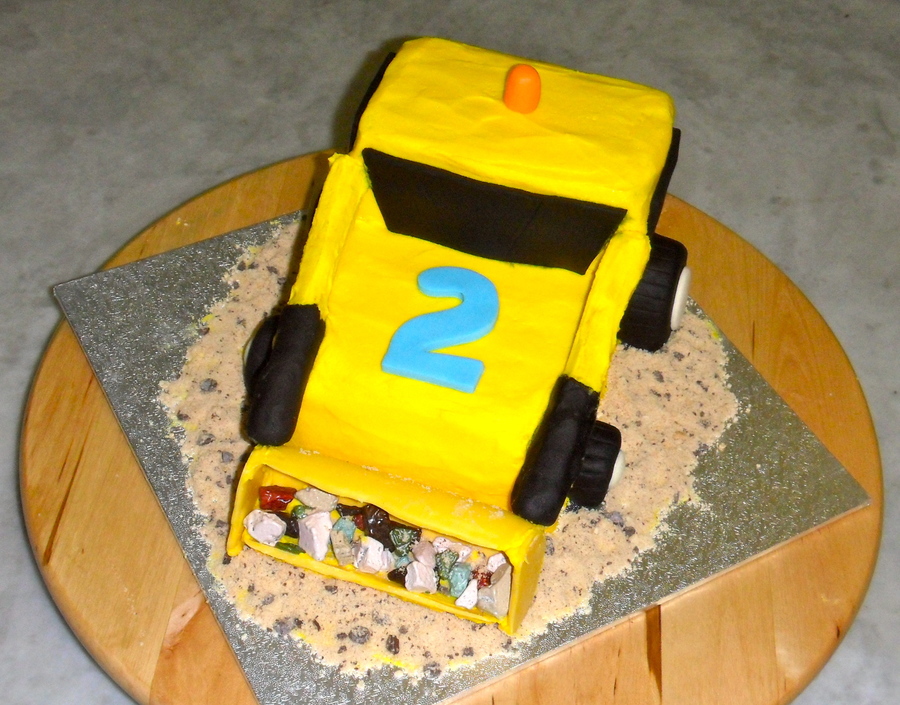 Yellow Digger - CakeCentral.com
