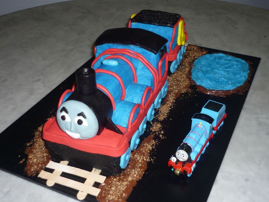 Gordon The Train Birthday Cake - CakeCentral.com