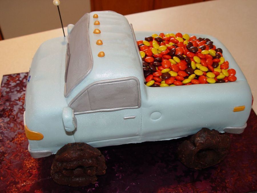 Truck Cake - CakeCentral.com