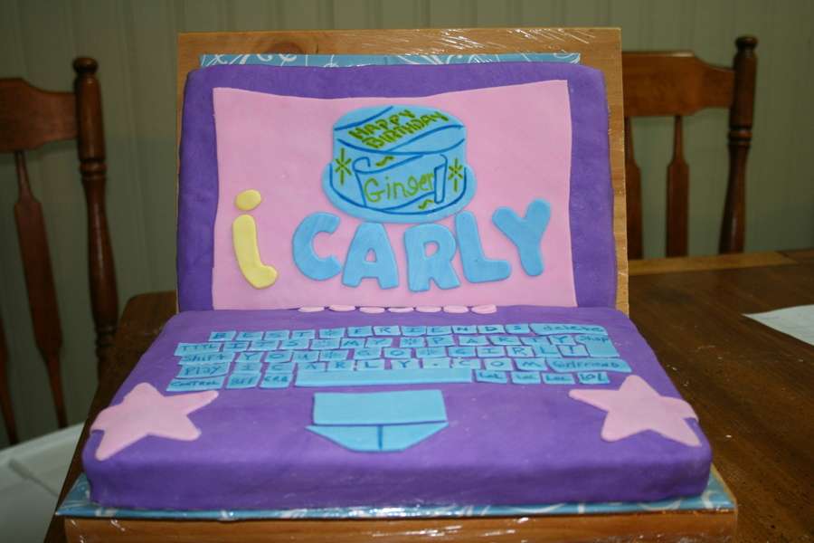 I Carly Laptop - CakeCentral.com