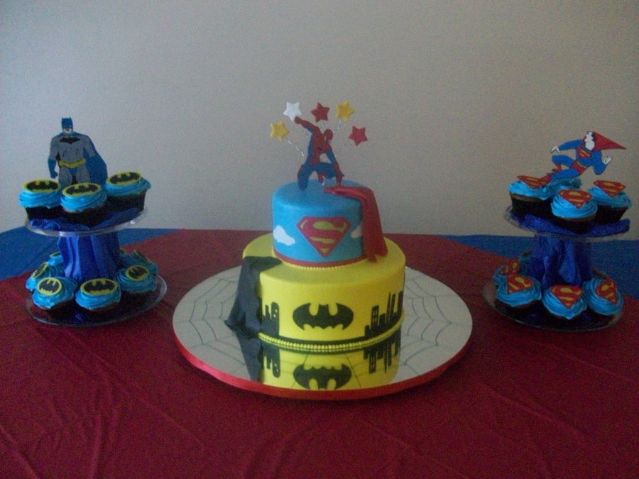 Super Heroes - CakeCentral.com
