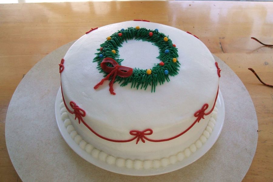 Christmas Wreath Cake - CakeCentral.com
