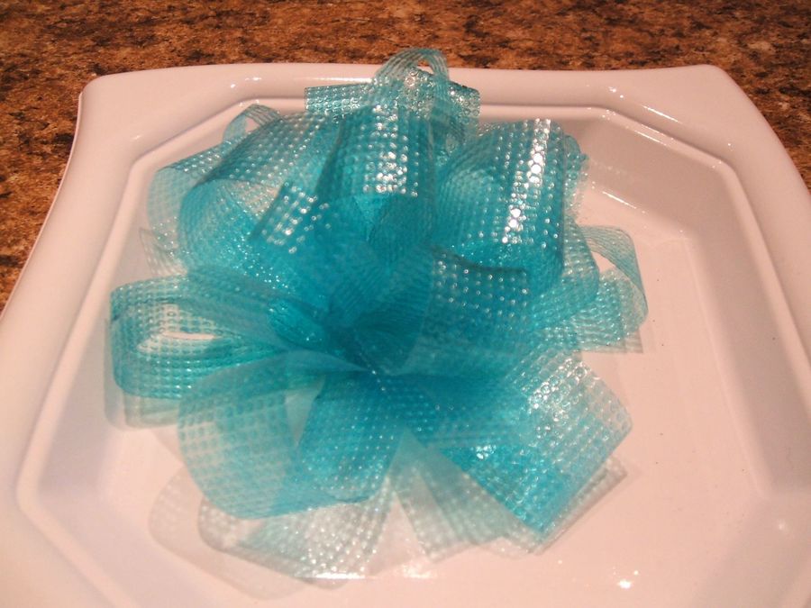 First Gelatin Bow - CakeCentral.com