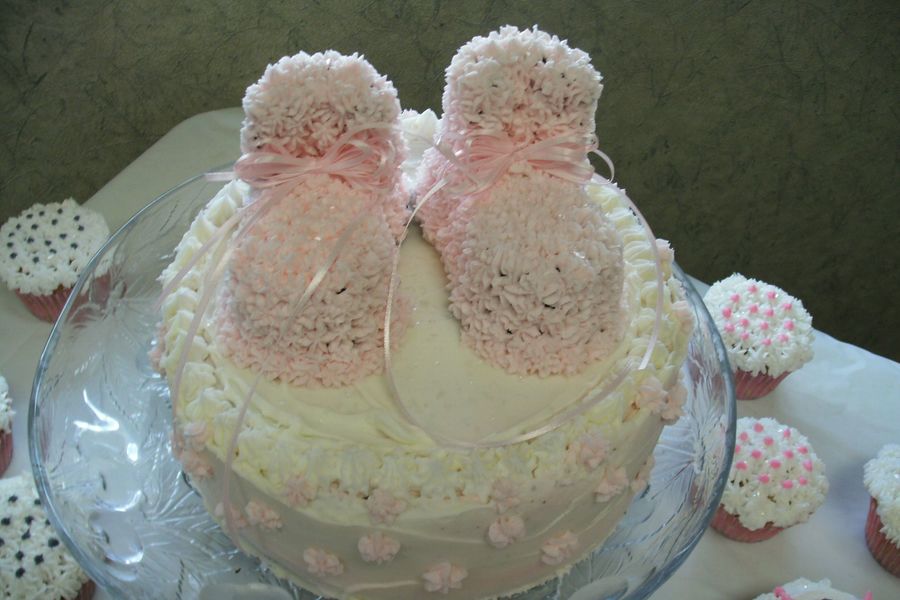 Baby Bootie Baby Shower Cake - CakeCentral.com