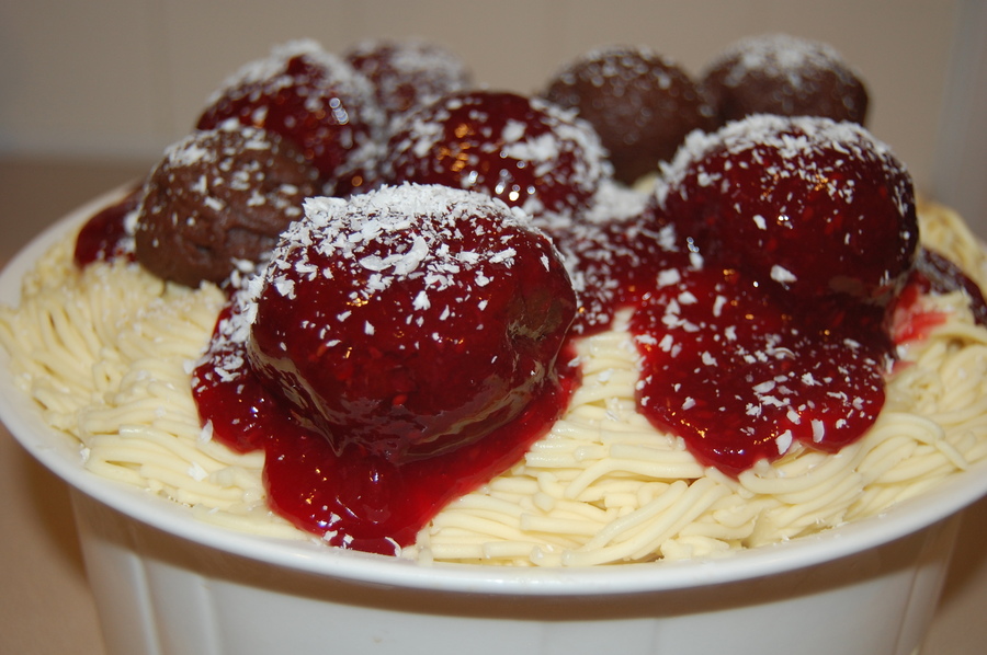 Spaghetti Cake - CakeCentral.com