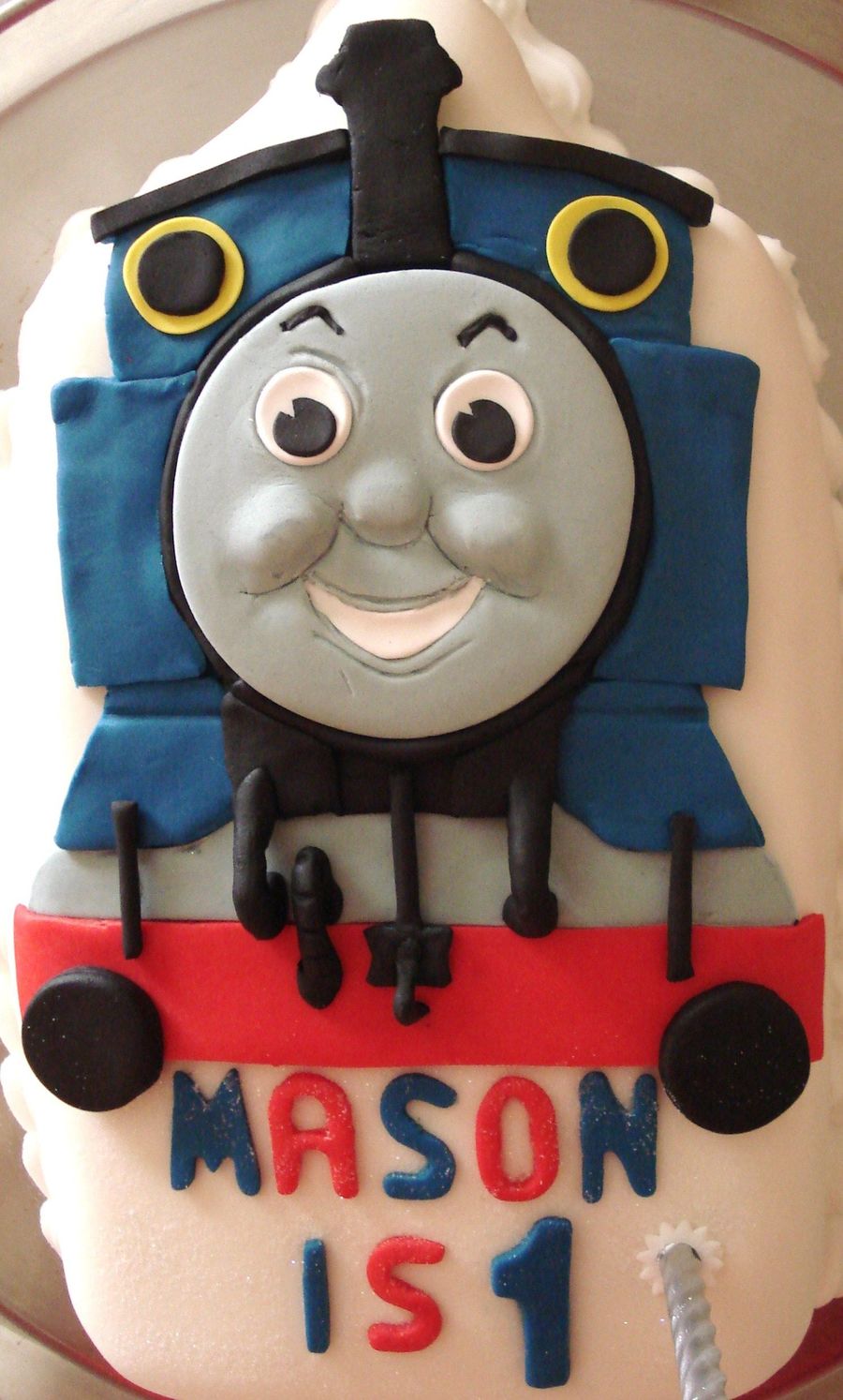 Thomas_The_Tank_Engine_Cake_2.jpg - CakeCentral.com