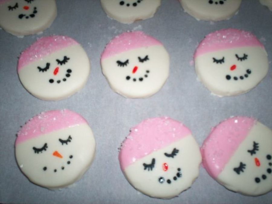Snow Girls - CakeCentral.com
