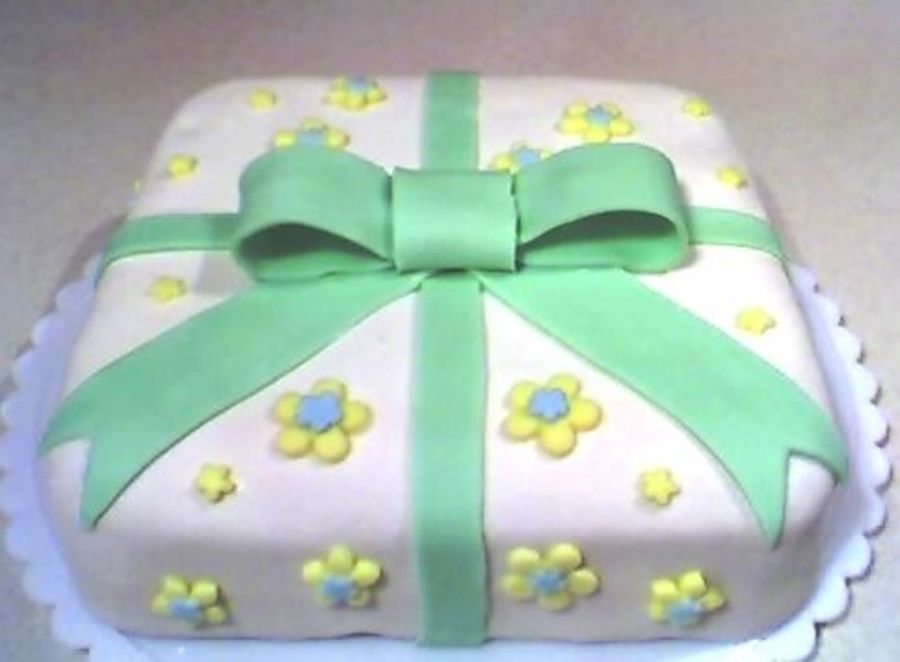 Package Cake - CakeCentral.com