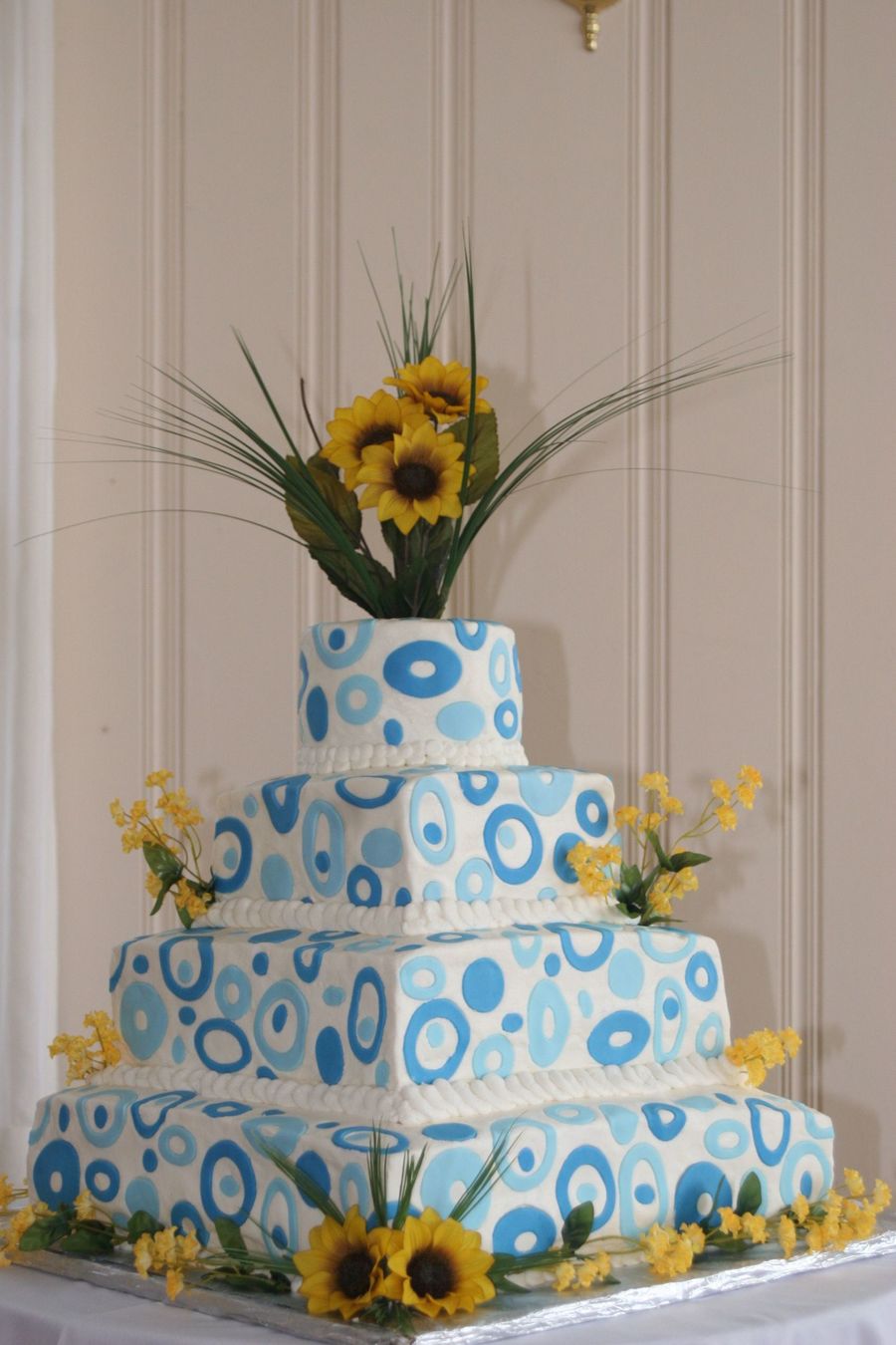 Wedding Cake With Fondant Circles - CakeCentral.com