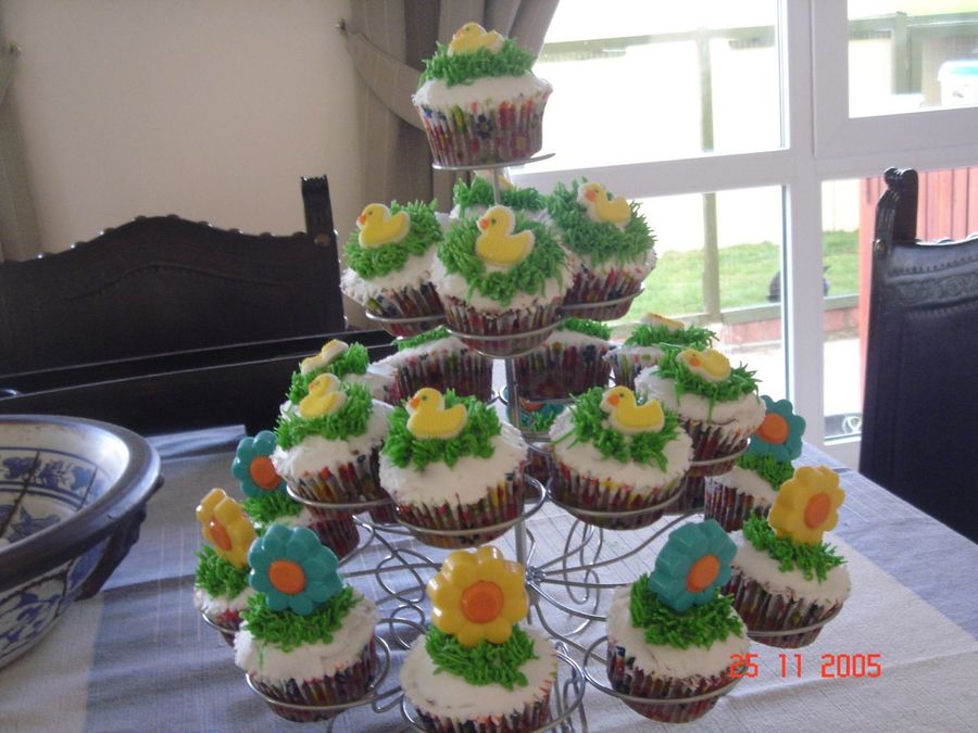 Muffin_Stand.jpg - CakeCentral.com