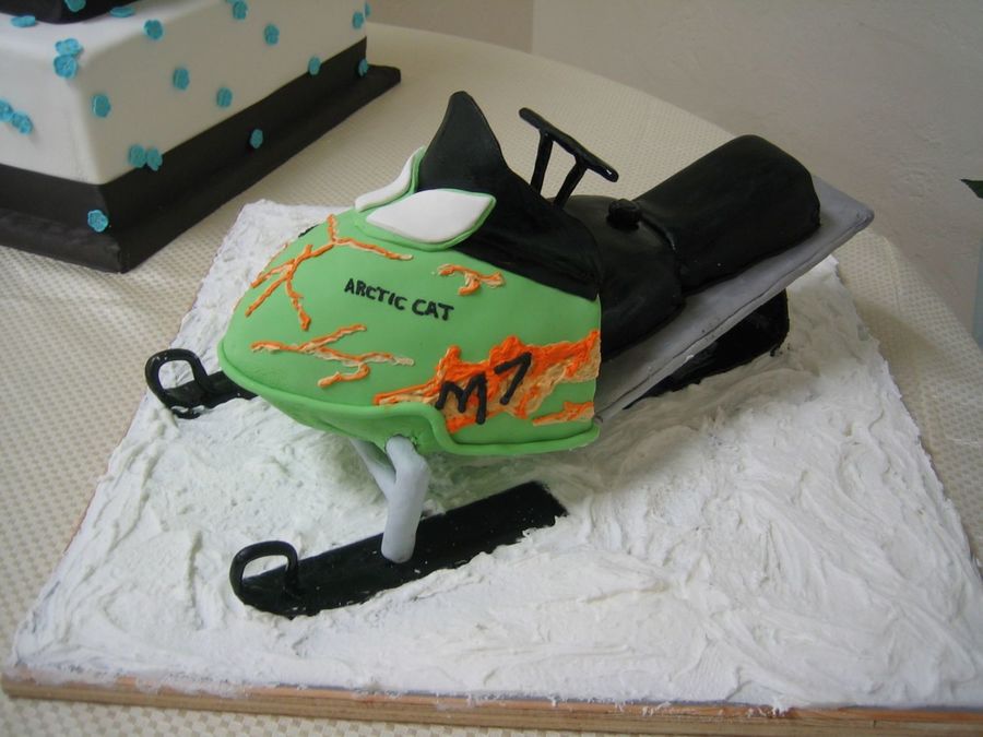 Arctic Cat Snowmobile Cake - CakeCentral.com
