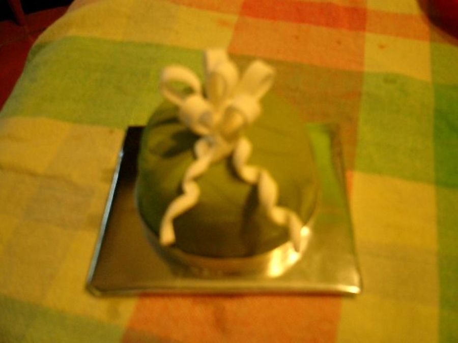 Mini Bow - CakeCentral.com