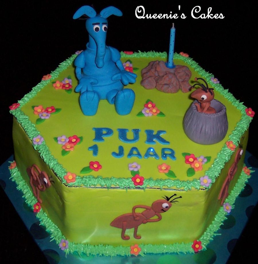 The Ant & The Aardvark - CakeCentral.com
