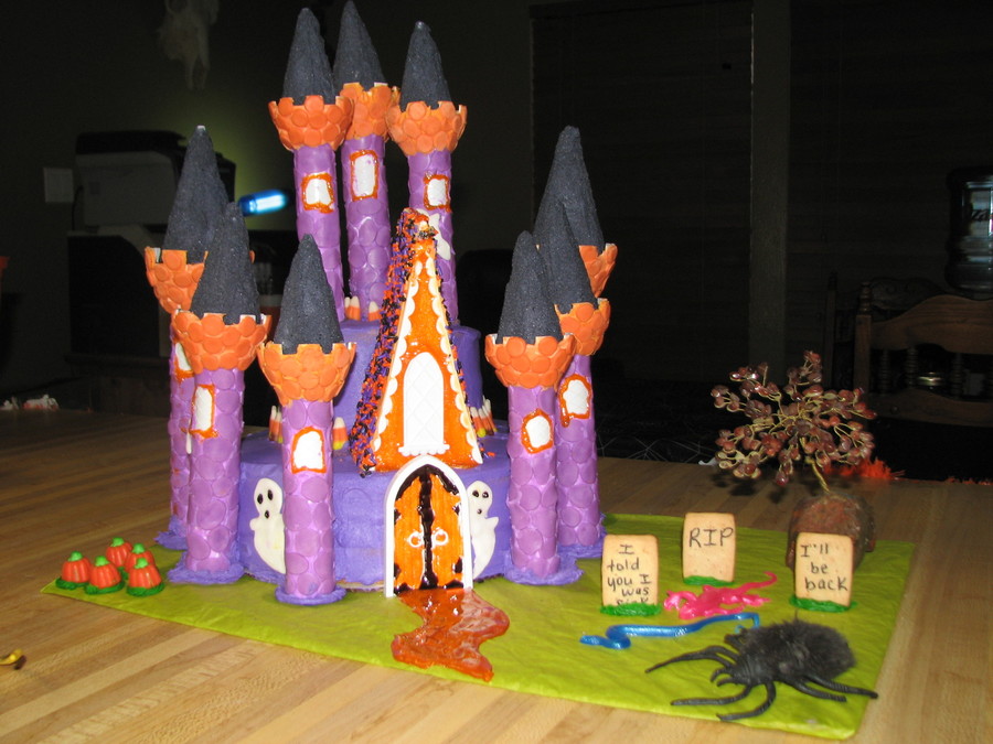 Haunted Castle - CakeCentral.com