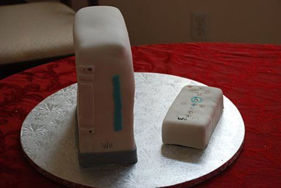 Wii Cake & Controller - CakeCentral.com