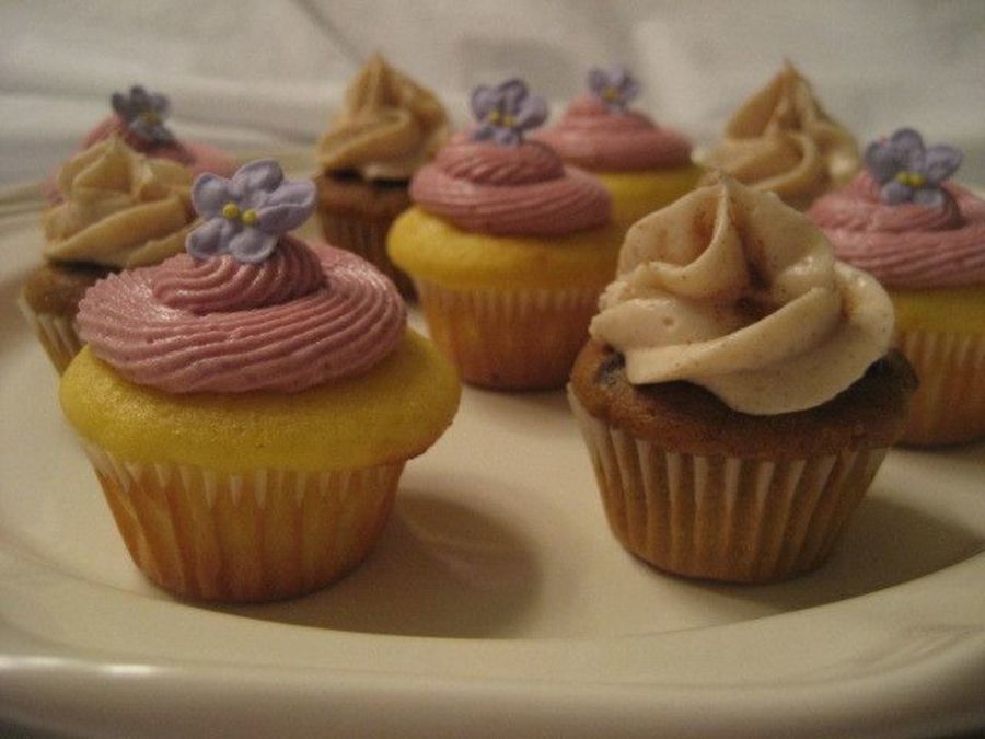 Mini Cuppies - CakeCentral.com