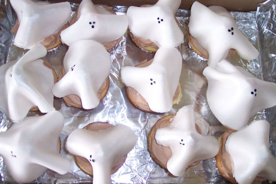 Ghost Cupcakes Made For A Benefit - CakeCentral.com