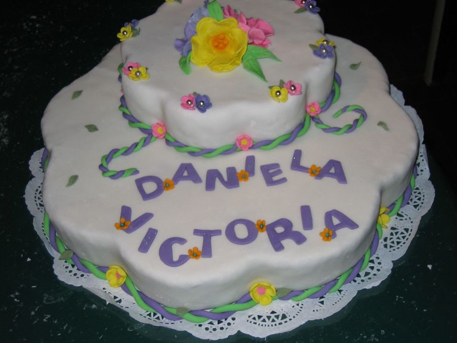 Daniela's Cake - CakeCentral.com