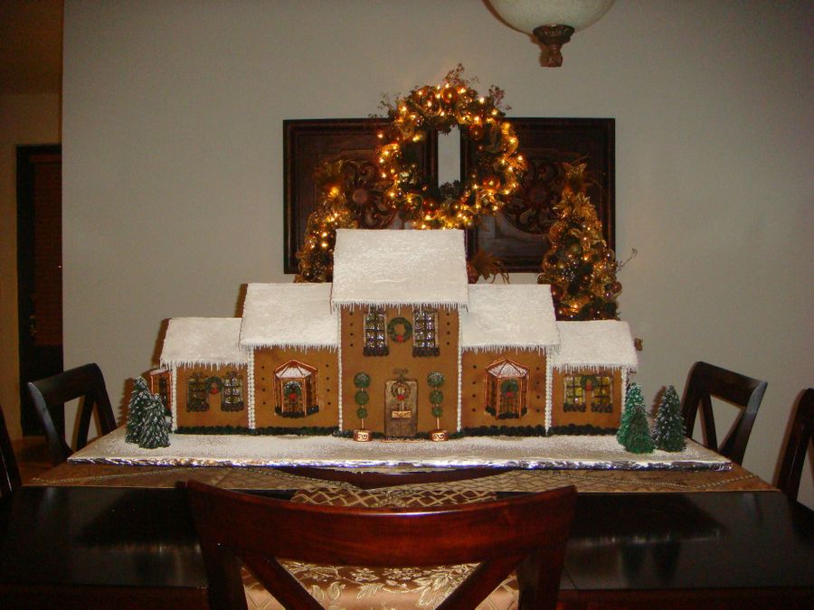 Gingerbread House (Front View) - CakeCentral.com