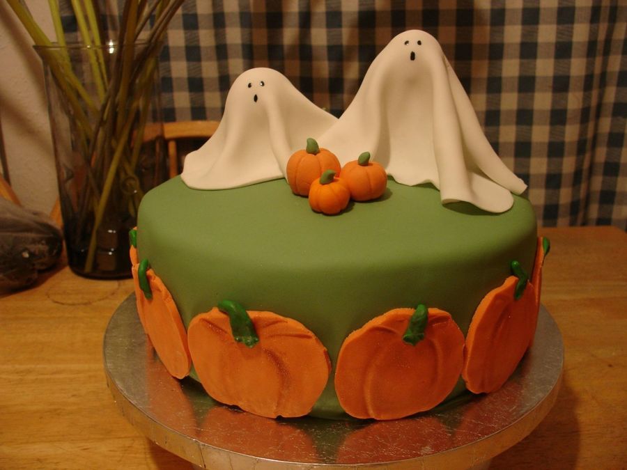 Ghost Cake - CakeCentral.com