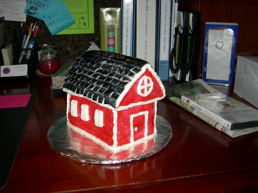 Barn / House Cake - CakeCentral.com
