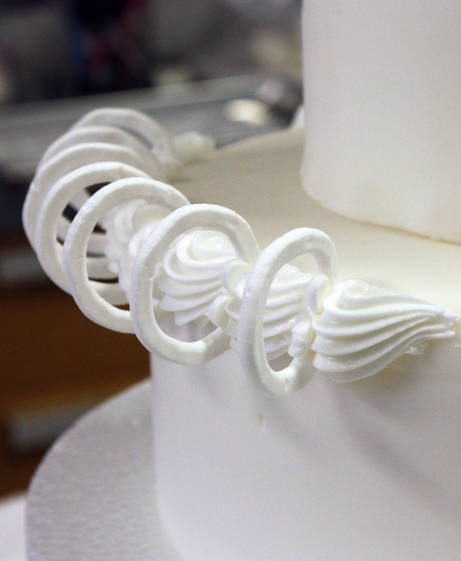 Royal Icing Loops - CakeCentral.com
